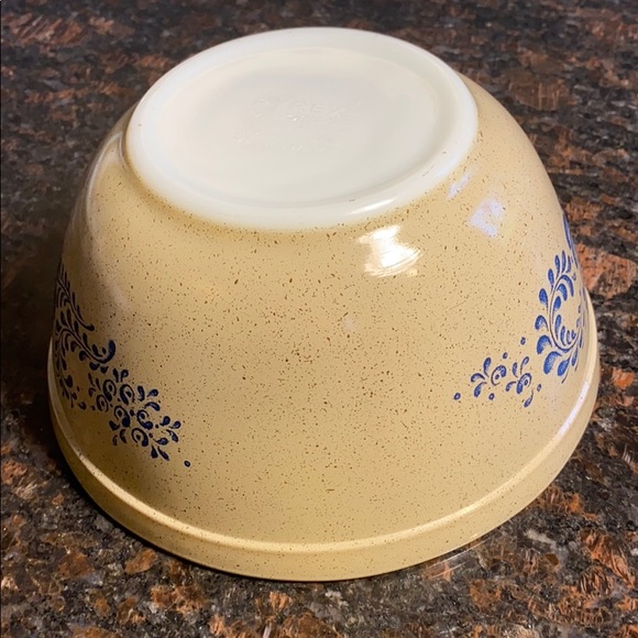 Pyrex | Kitchen | Pyrex 42 Homestead Mixing Bowl 12 Quart | Poshmark